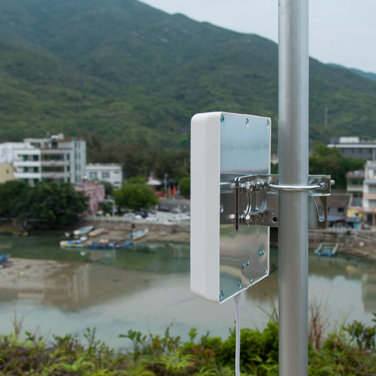 Outdoor WiFi Panel Antenna 2.4G 14dBi Gain for WiFi CPE